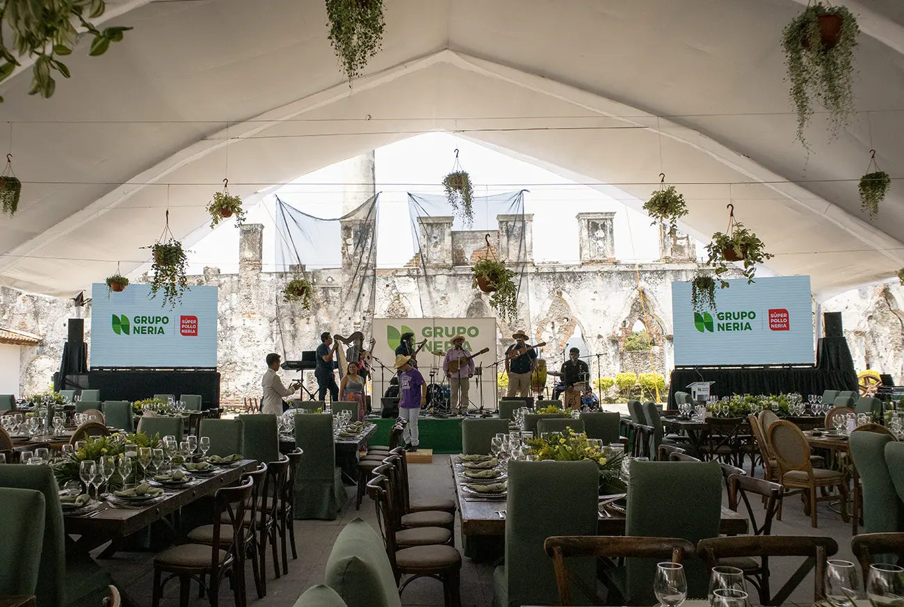 Grupo Neria y Súper Pollo Neria presentan su nueva imagen